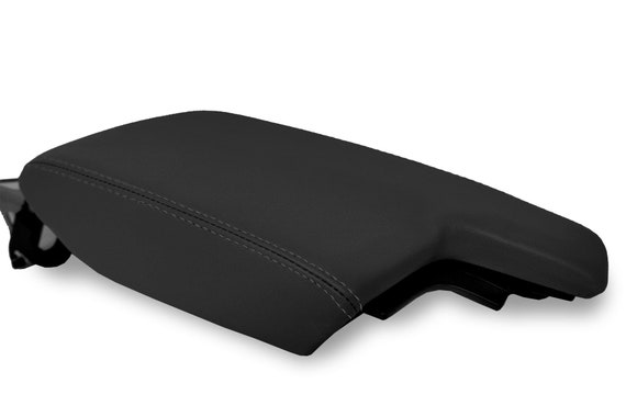 Subaru crosstrek center console lid store