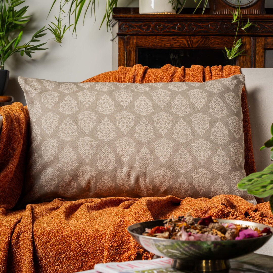 Linen Look Paisley Boudoir XL Rectanglar Cushion Cover. Countryside ...