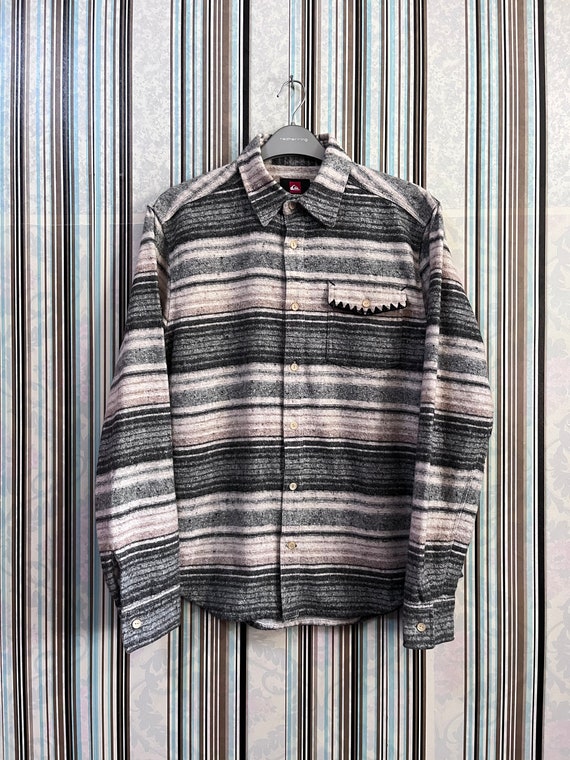 RARE!!VTG quicksilver mountain & wave embroidered siz… - Gem