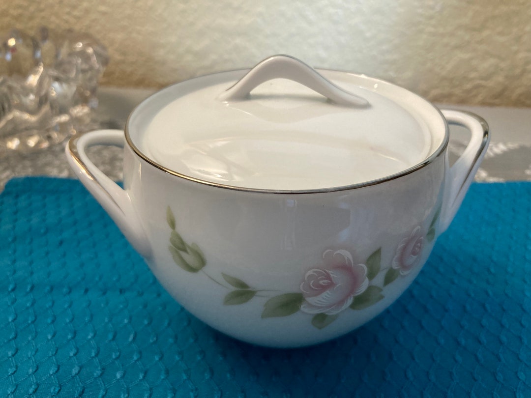 Vintage Replacement China Style House Fine China Tudor Rose Covered ...