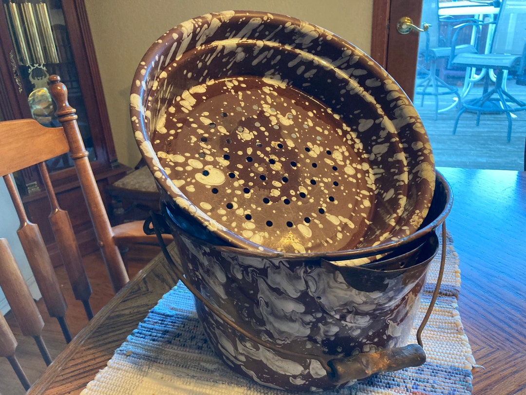 Vintage Rustic Granite Ware Spatter Ware Pail With Steamer Strainer and ...