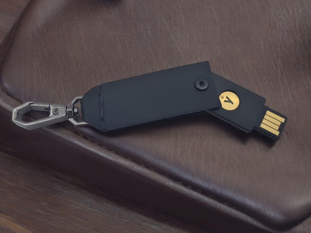 Genuine Leather Yubikey Keychain Case With Snap Hook - Available in ...