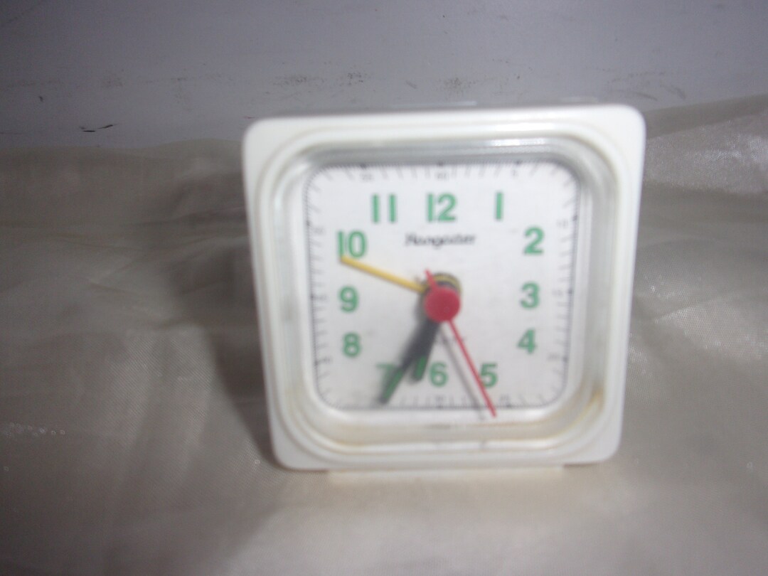 HANGARTER Quartz Electric Alarm Clock - Etsy