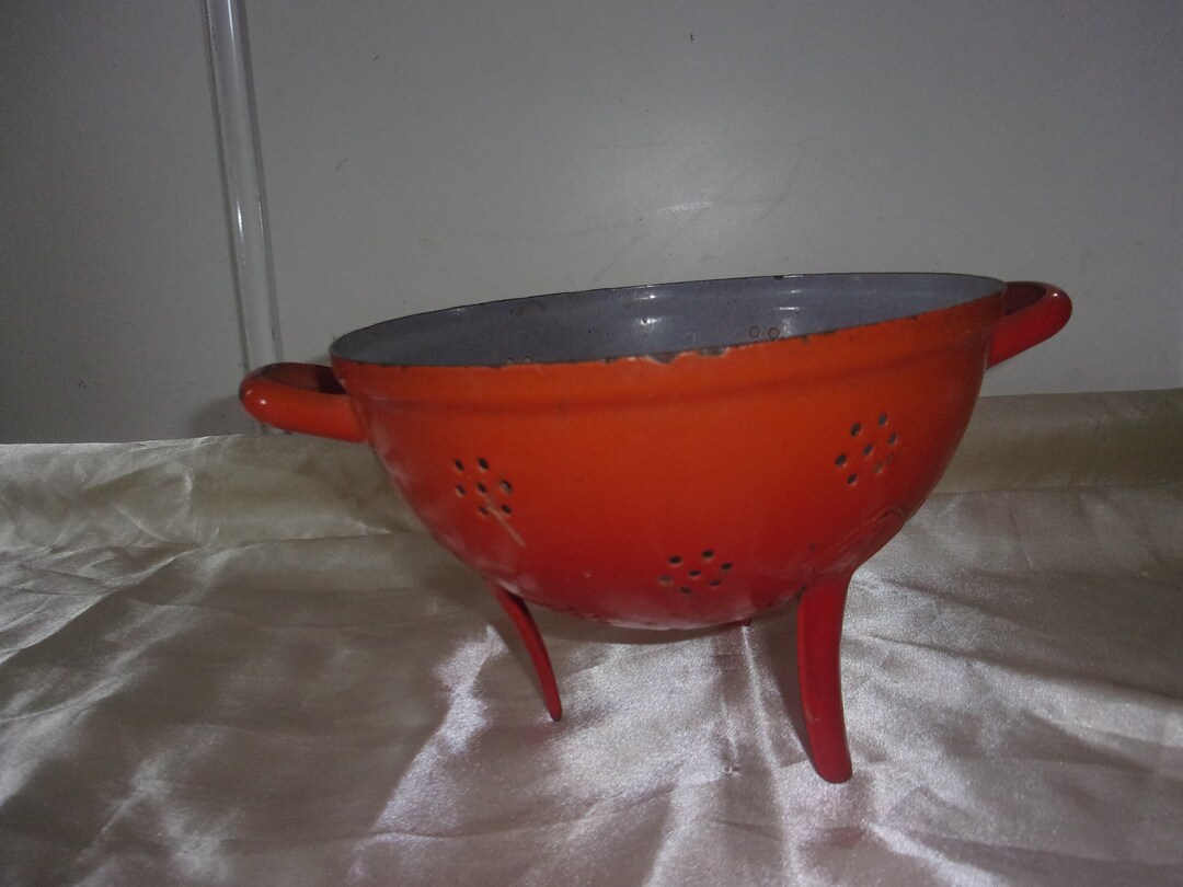 Old Enamelled Tin Colander - Etsy