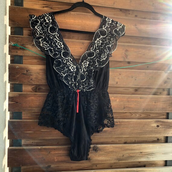 70s black white romantic lace ruffled vintage bodysui… - Gem