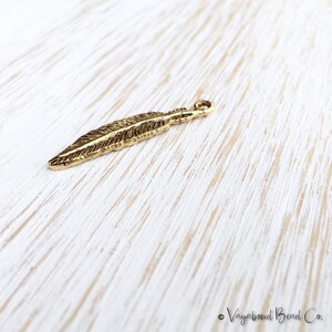 24k Antique Gold Feather Pendant 33mm / 2pc, Gold Plated Feather Charm ...