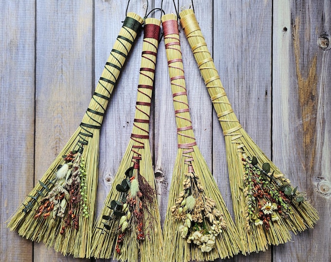 Floral Mini Altar Broom: Hawktail Whisk, Cottagecore Decor - Etsy