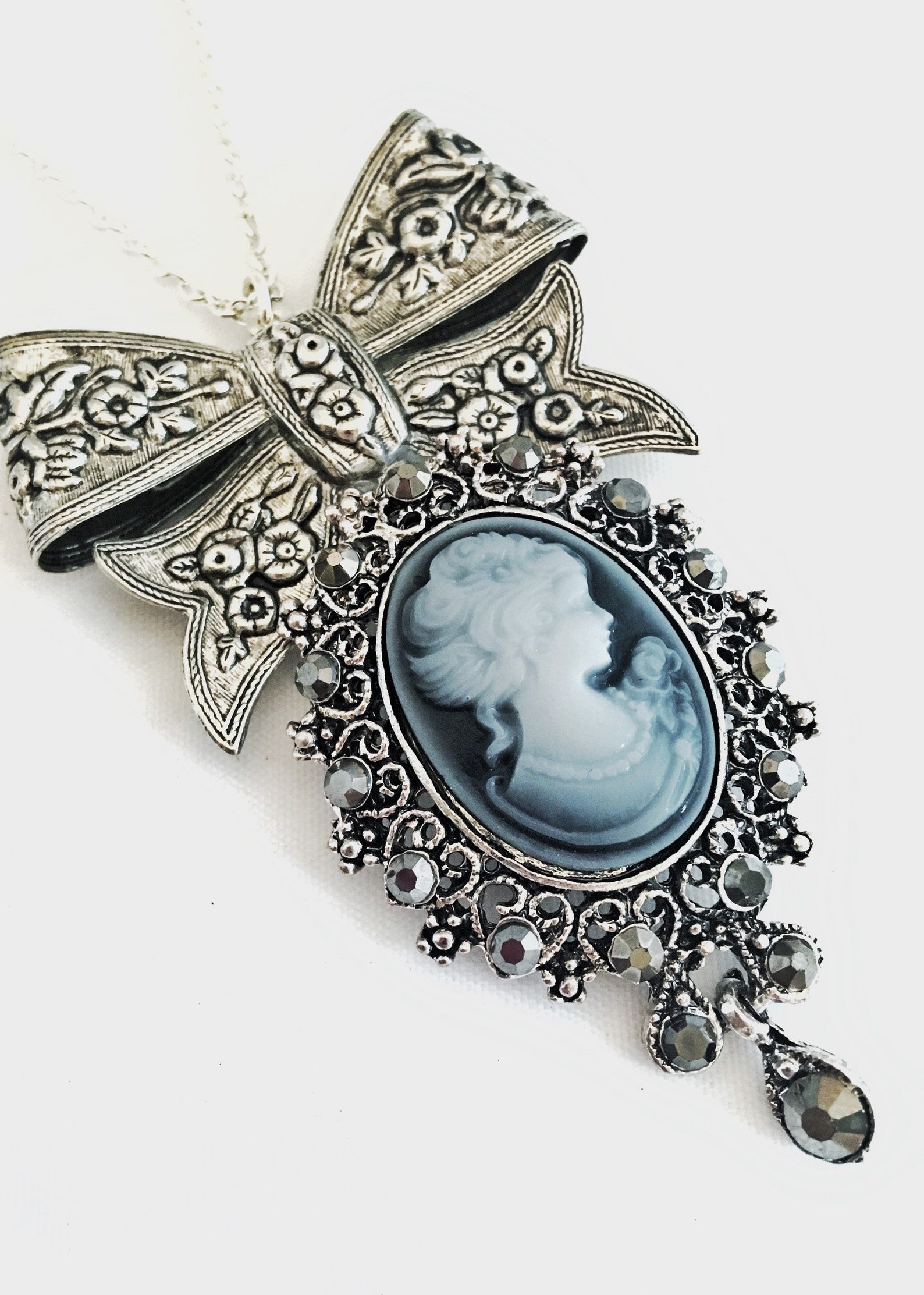 Long collier bleu argenté de camée vintage. pendentif - Etsy France