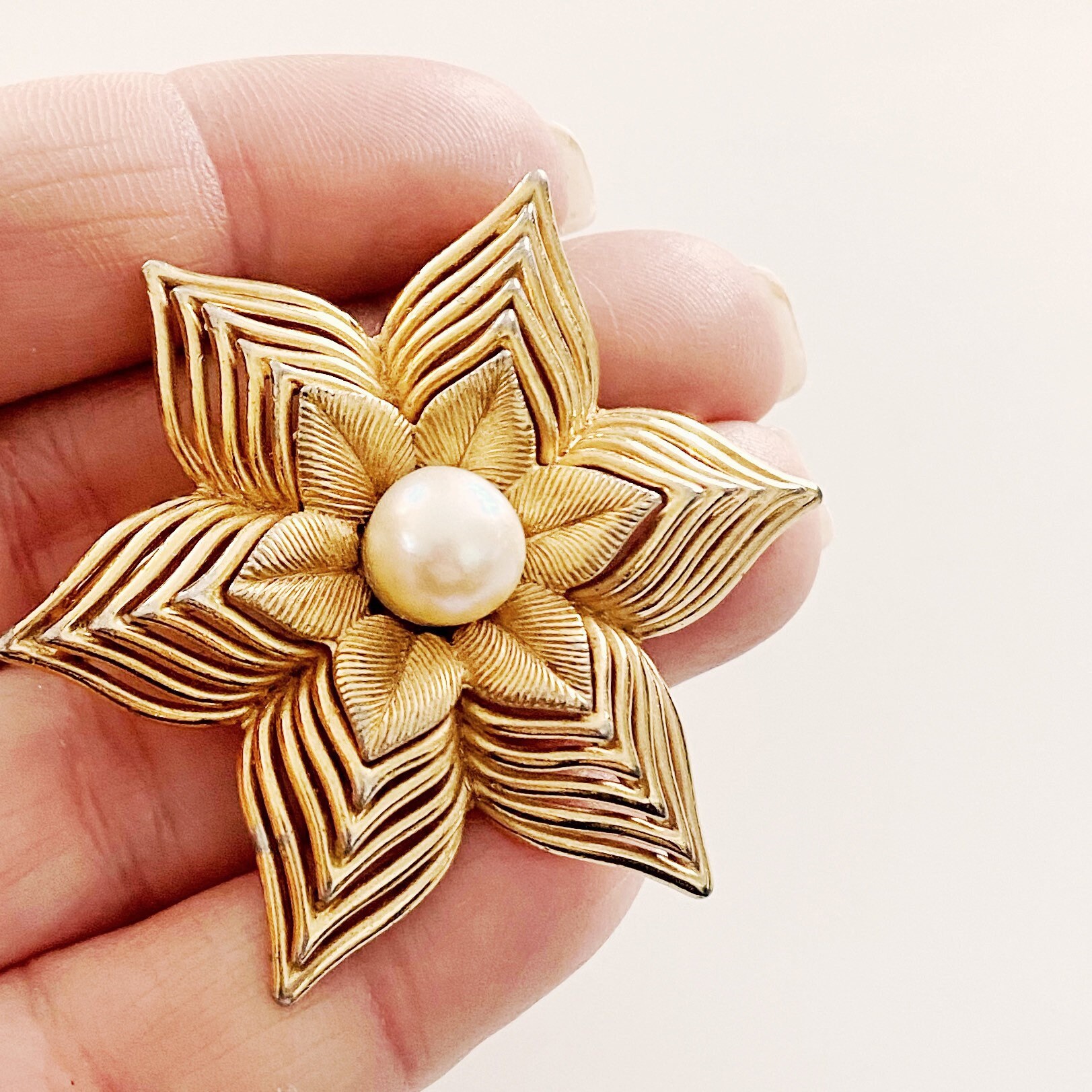 Vintage Boucher Gold Plated Flower Brooch With Cultured Pearl. - Etsy