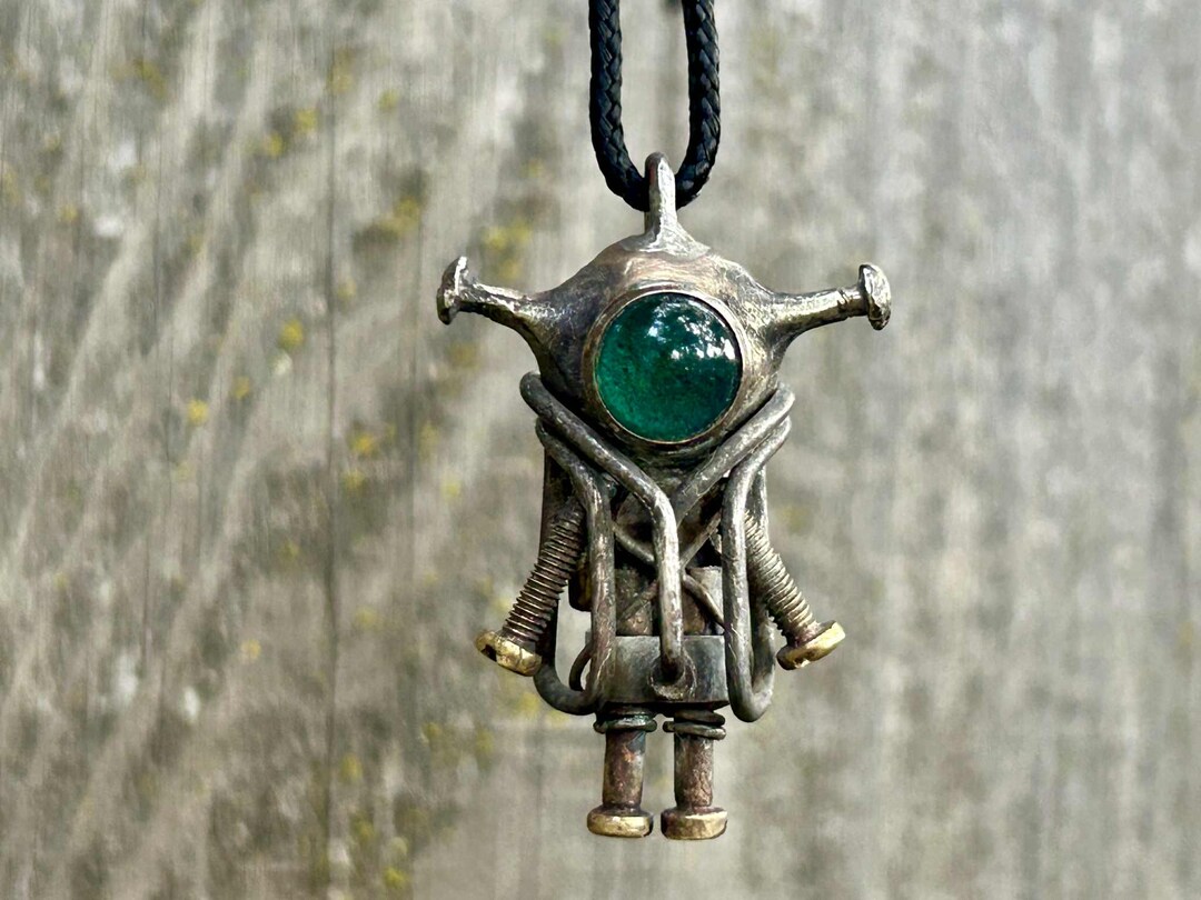 Cyberpunk Alien Necklace Paranormal Jewelry Ufo Alien Pendant I Want to ...