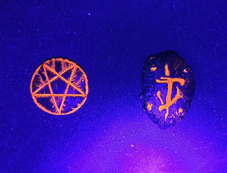 DOOM Mark of Doomslayer Satanic Pentagram Magnet Deco - Etsy