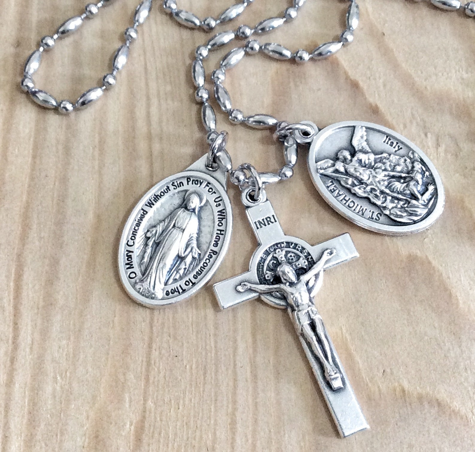 Collier de croix de chaîne religieuse catholique Saint Medal - Etsy France