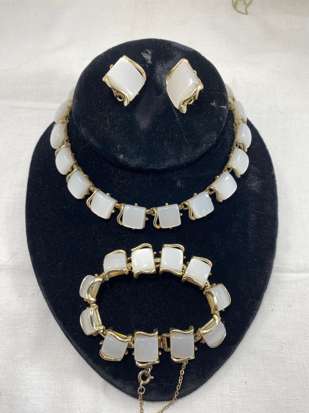 Mother of Pearl White Parure Thermoset Modern 3 Piece Set - Etsy