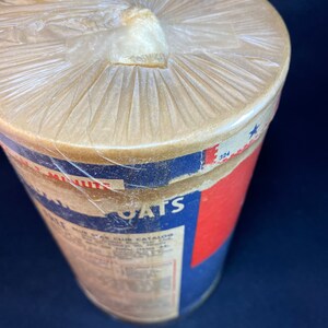Vintage Quaker Oats Round Cardboard Box 1 Lb. - Etsy