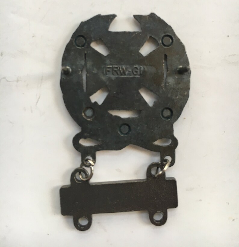 US Army Iron Cross/ Wreath Marksmanship Pin - Etsy
