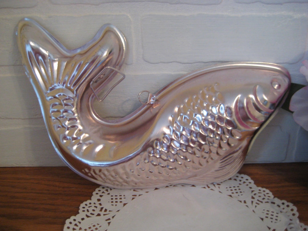 Pink Tone Fish Shape Gelatin or Food Mold & Wall Hanging With Scales ...