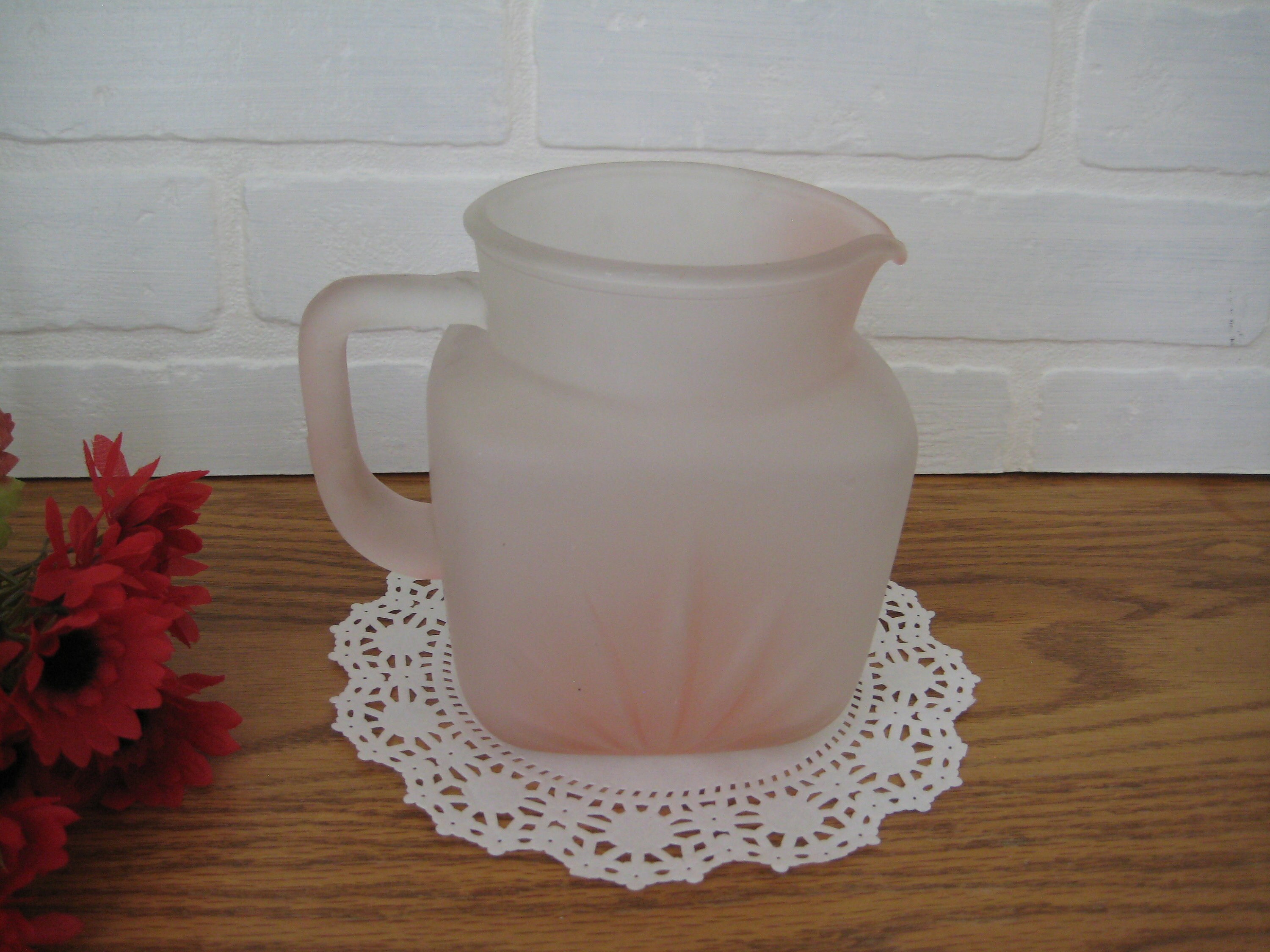 Vintage Pink Frosted Glass Pitcher 40 Ouncesred Tomatoes - Etsy