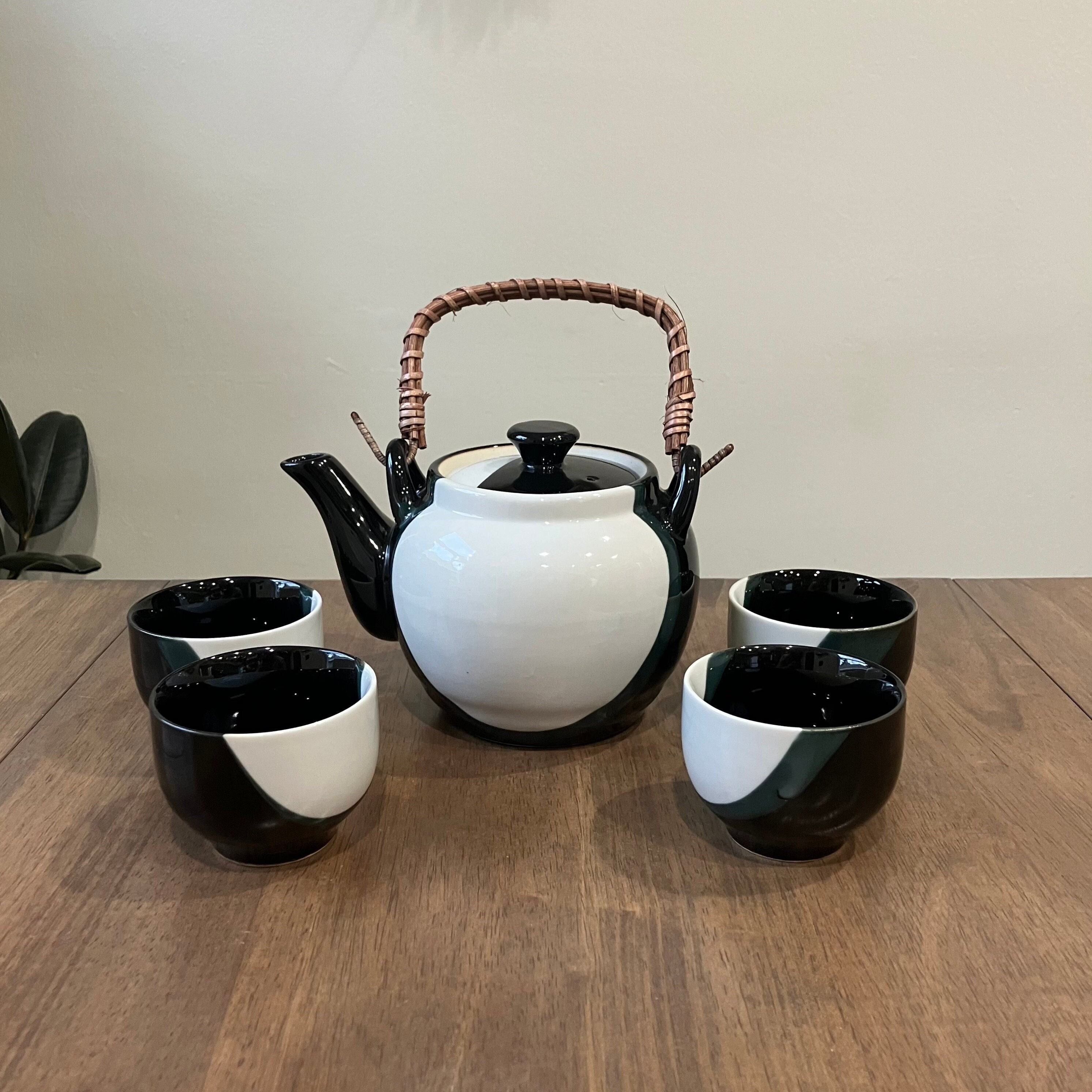 Japanese Mod Porcelain Tea Set W/ Teapot and Four Matching Cups - Etsy
