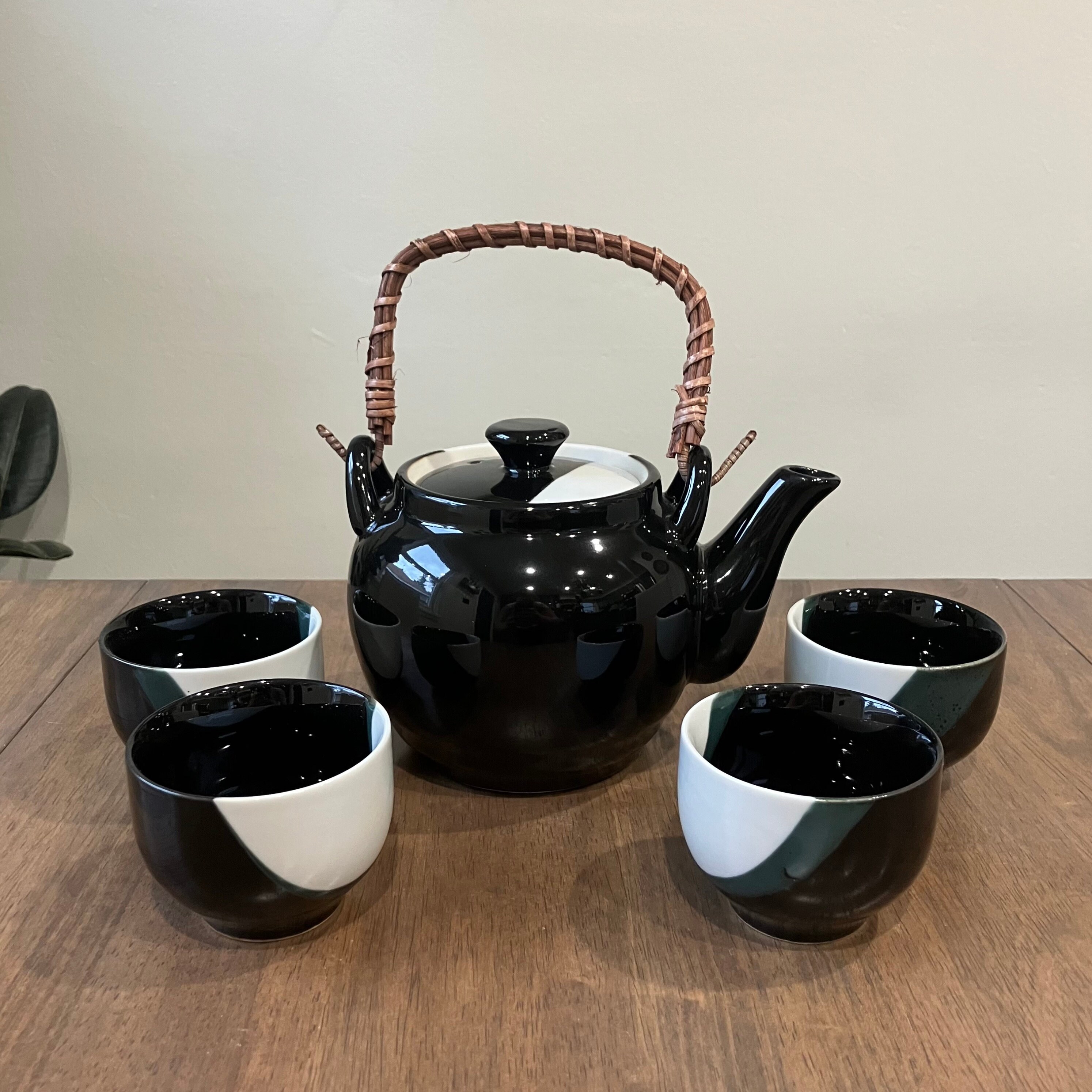 Japanese Mod Porcelain Tea Set W/ Teapot and Four Matching Cups - Etsy