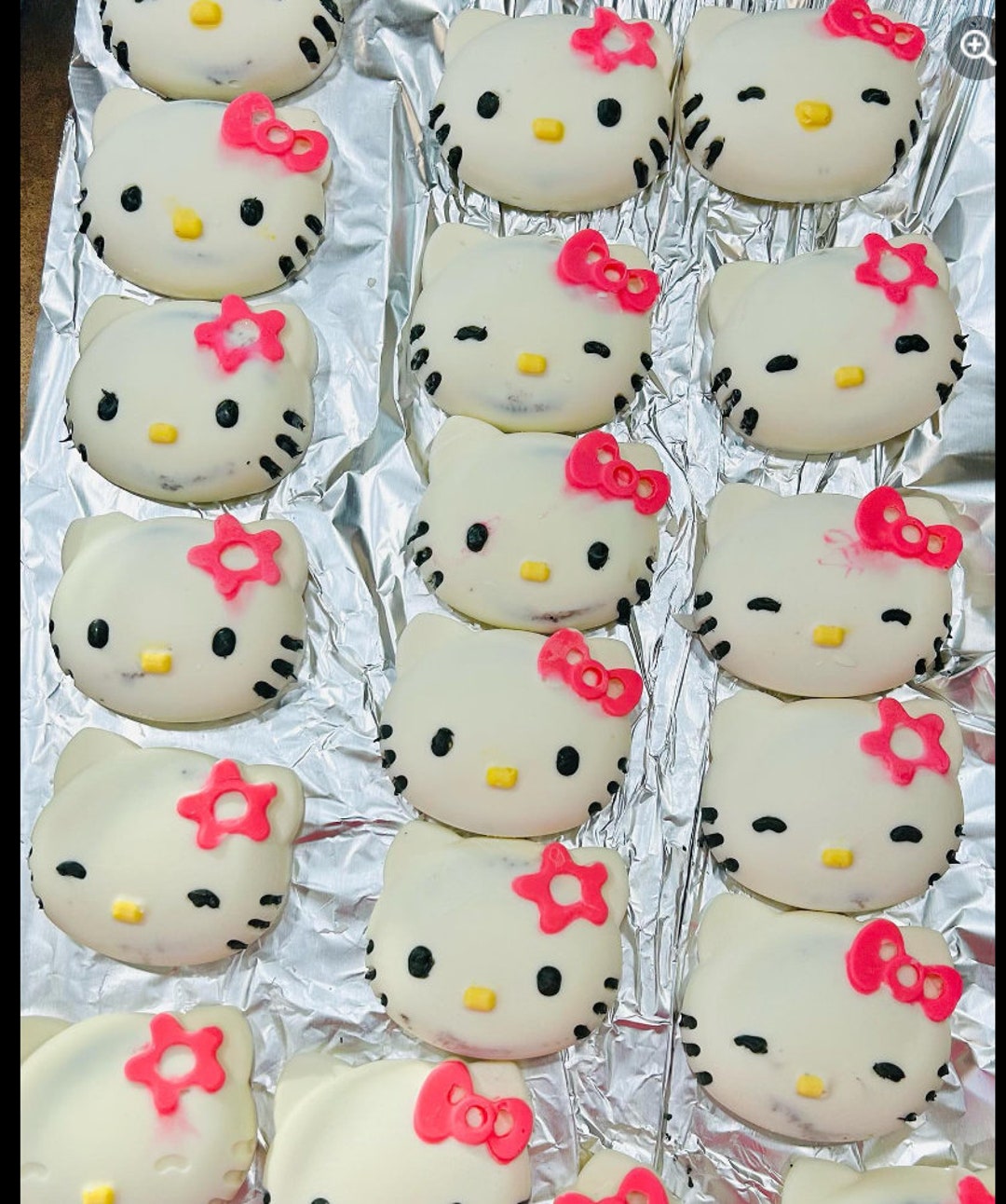 Hello Kitty and Customized Chocolate Covered Oreos - Etsy