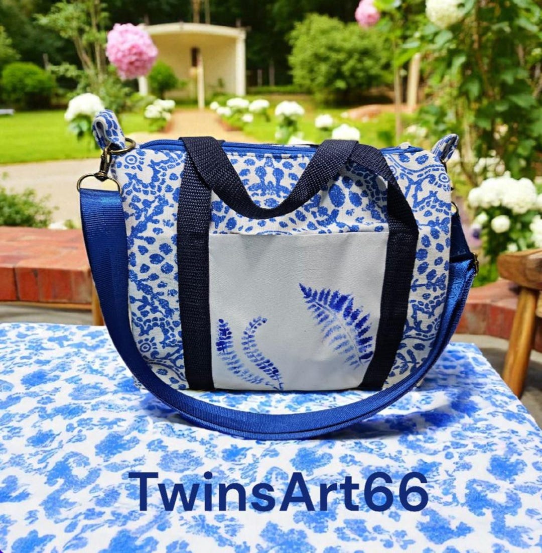 Bag With 2 External Pockets and an Internal Zipper, Its Measurements ...