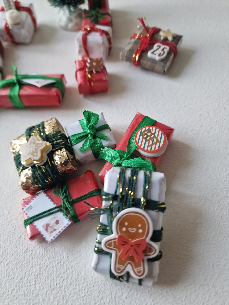 Miniature Christmas Gifts RANDOM Setof 5/10, Dollhouse Christmas Gifts ...