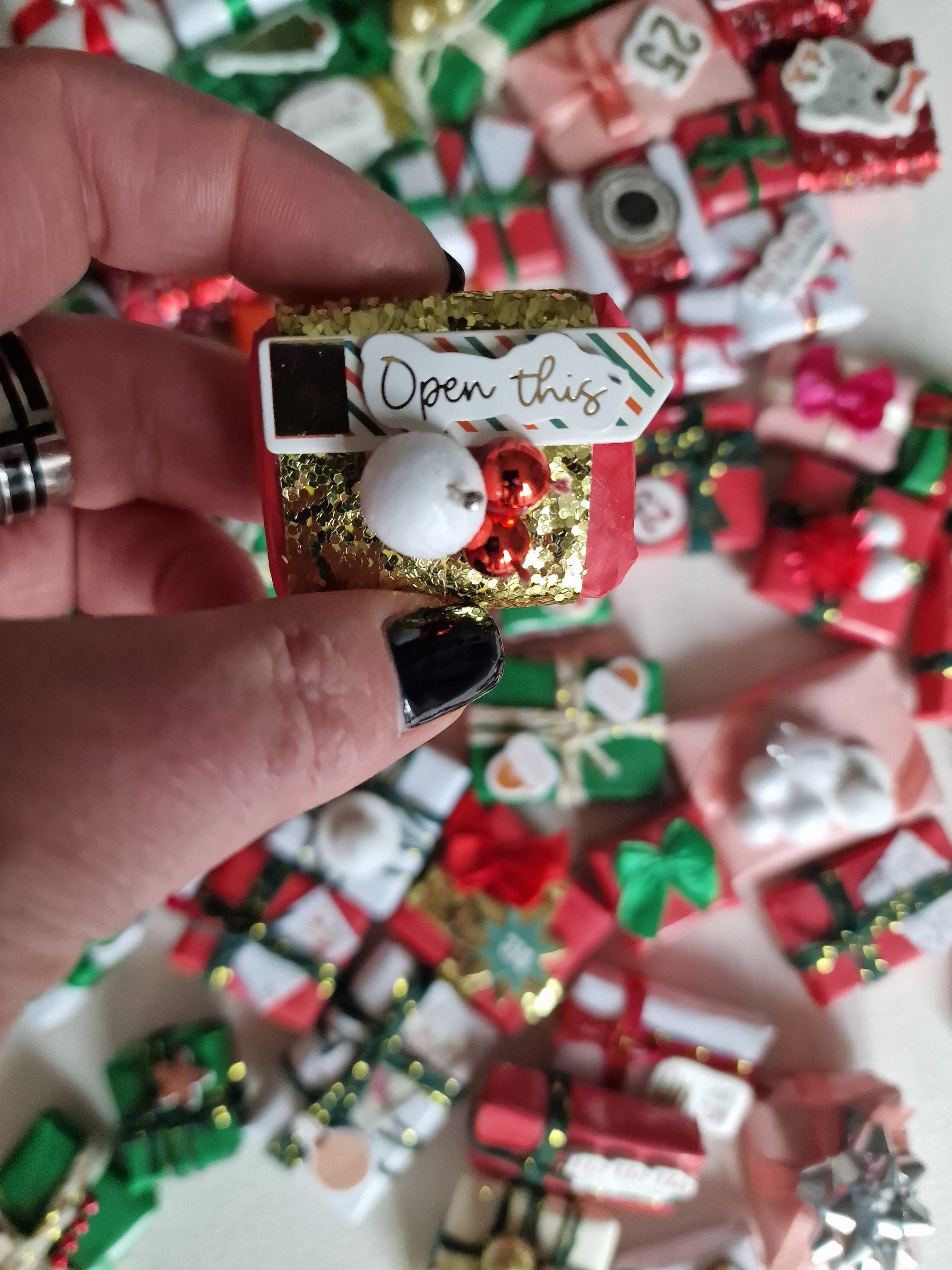 Miniature Christmas Gifts RANDOM Setof 5/10, Dollhouse Christmas Gifts ...