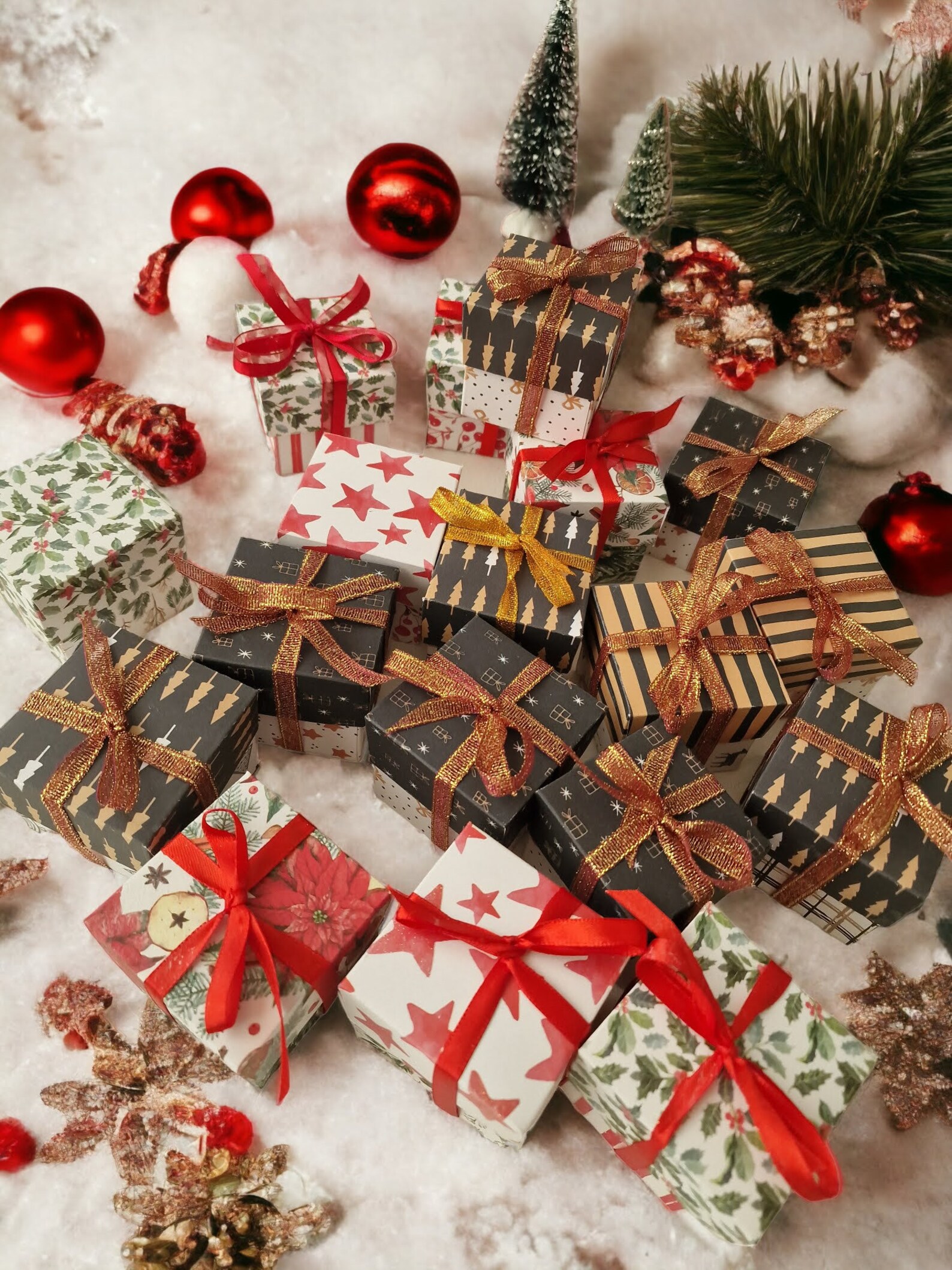 Christmas Boxes - Set of NINE Decorated Christmas Boxes, Light ...