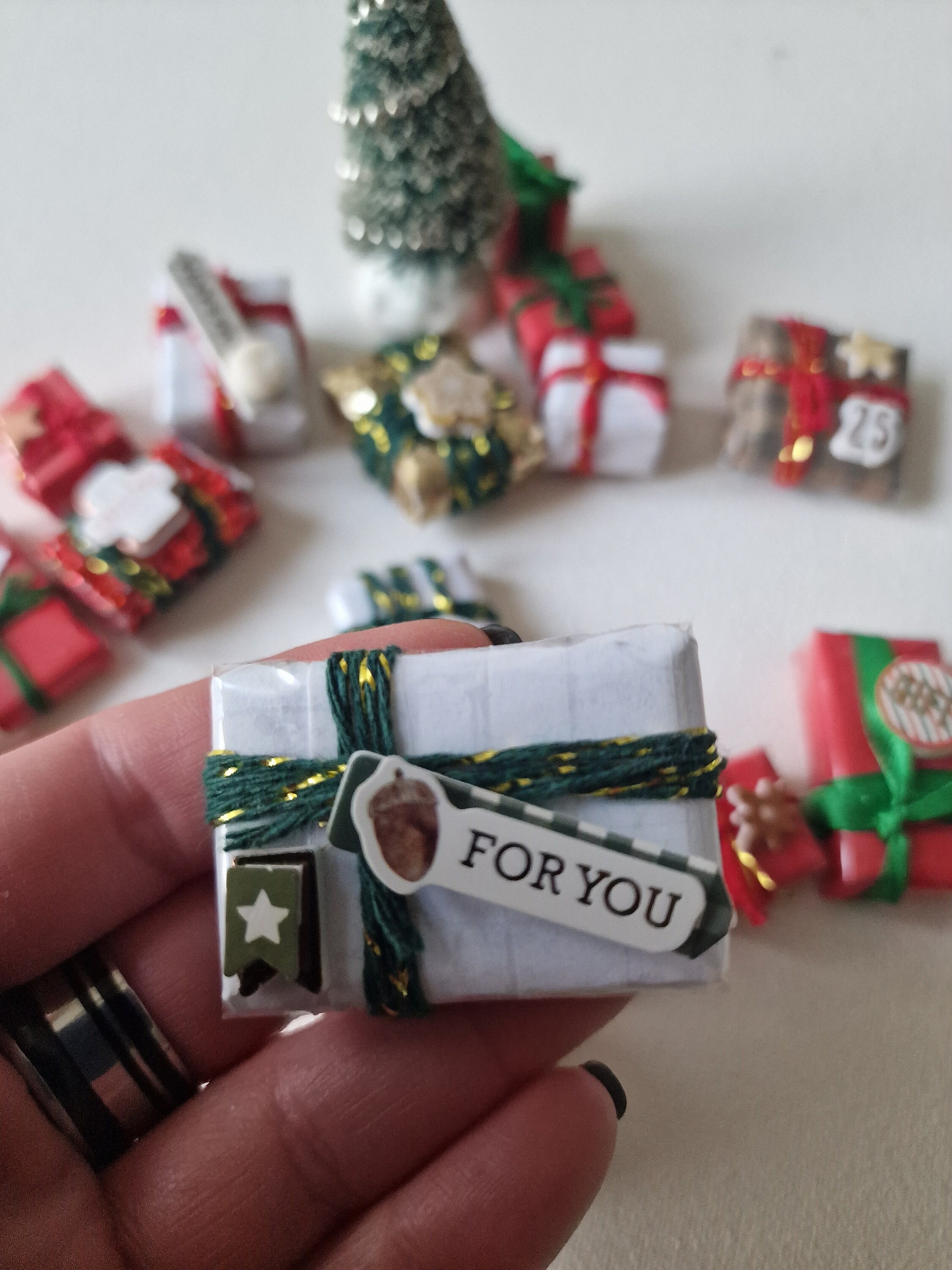 Miniature Christmas Gifts RANDOM Setof 5/10, Dollhouse Christmas Gifts ...