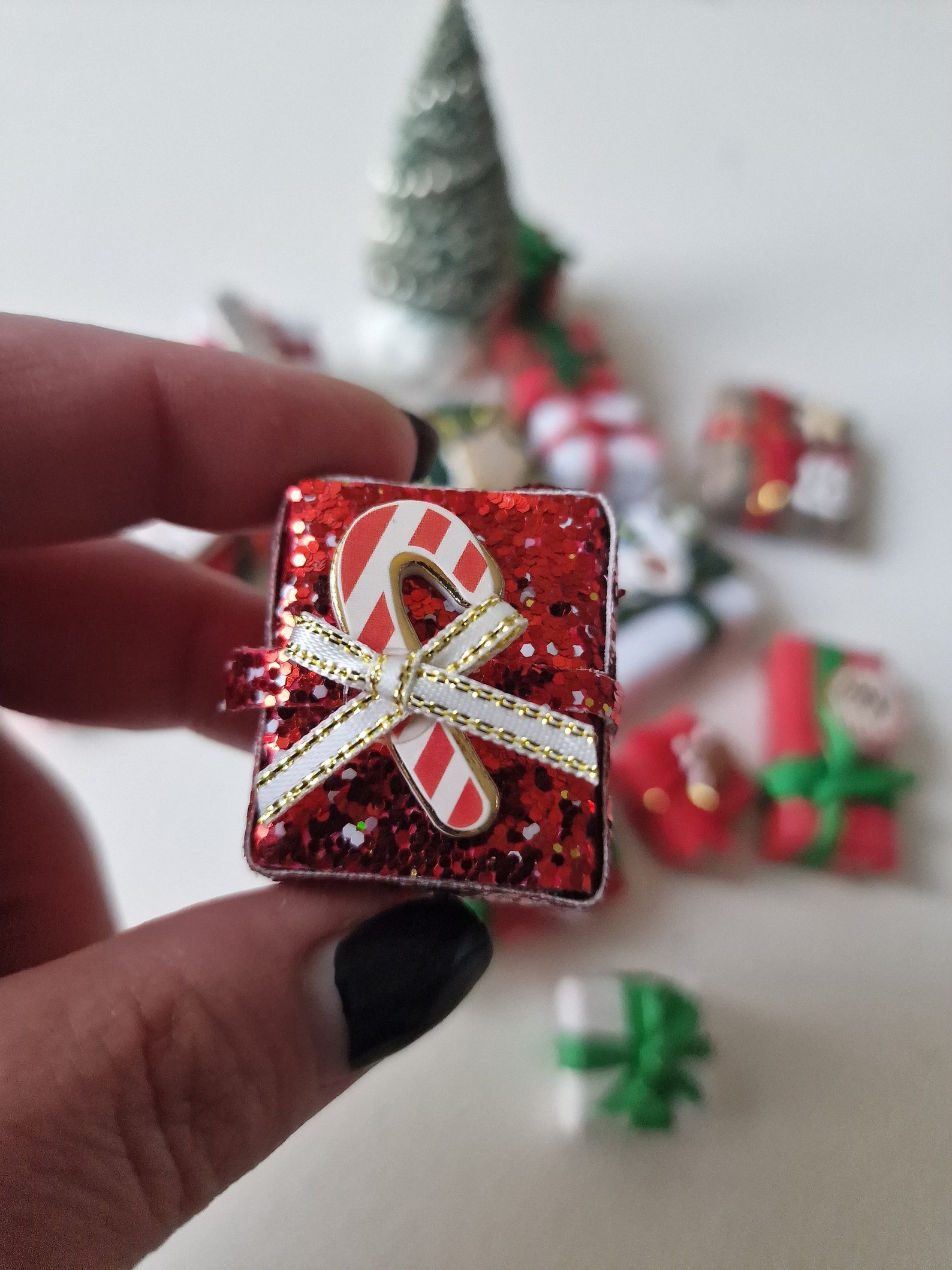 Miniature Christmas Gifts RANDOM Setof 5/10, Dollhouse Christmas Gifts ...