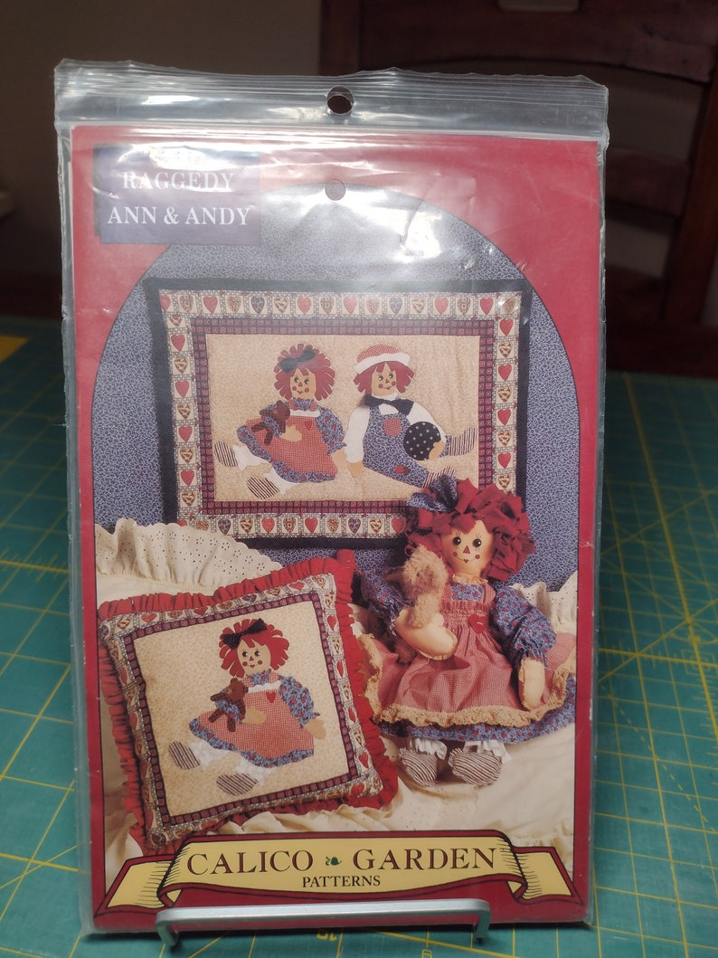Calico Garden Patterns Raggedy Ann & Andy UNCUT Wall Quilt 26 X 18, Pillow 16 X 16, Raggedy Ann ...