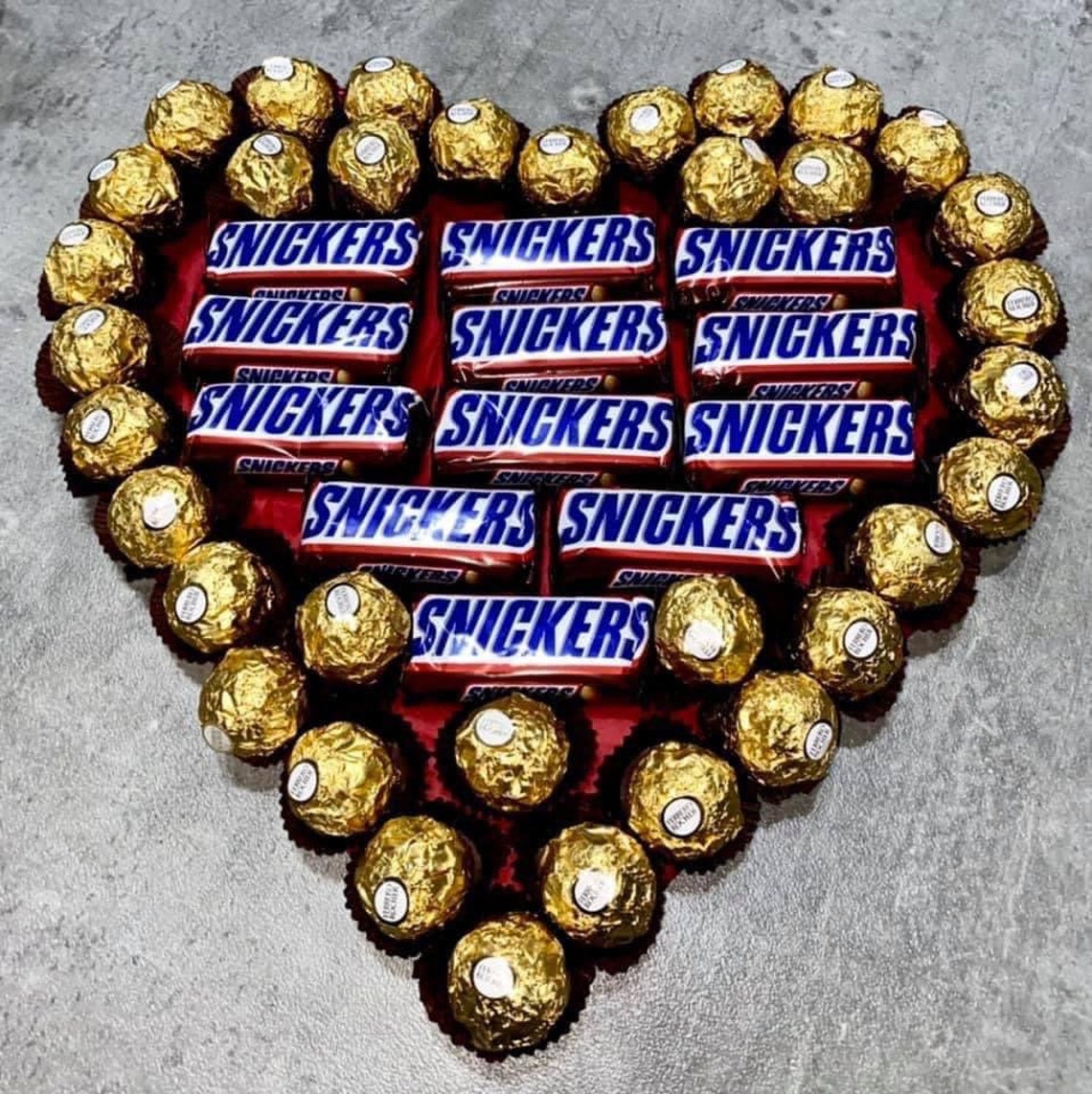 Large Ferrero Rocher Snickers Chocolate Heart Platter Bouquet - Etsy