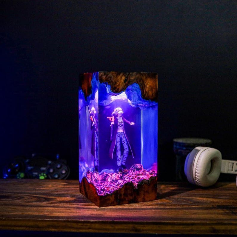 One Piece Trafalgar D. Water Law Lamp, Anime Figure Resin Art Night ...