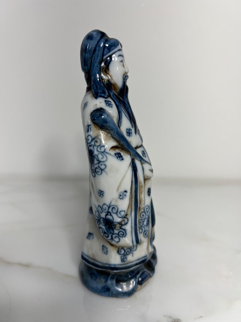 Vintage Chinese Wise Man With Scroll Blue/ White Porcelain - Etsy