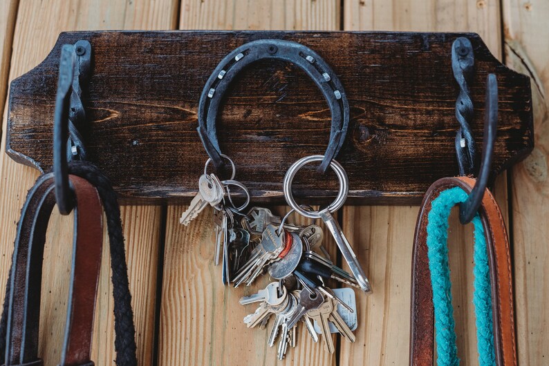 Hand Forged Twisted Horseshoe Hat Rack With Key Holder | Coat Rack ...