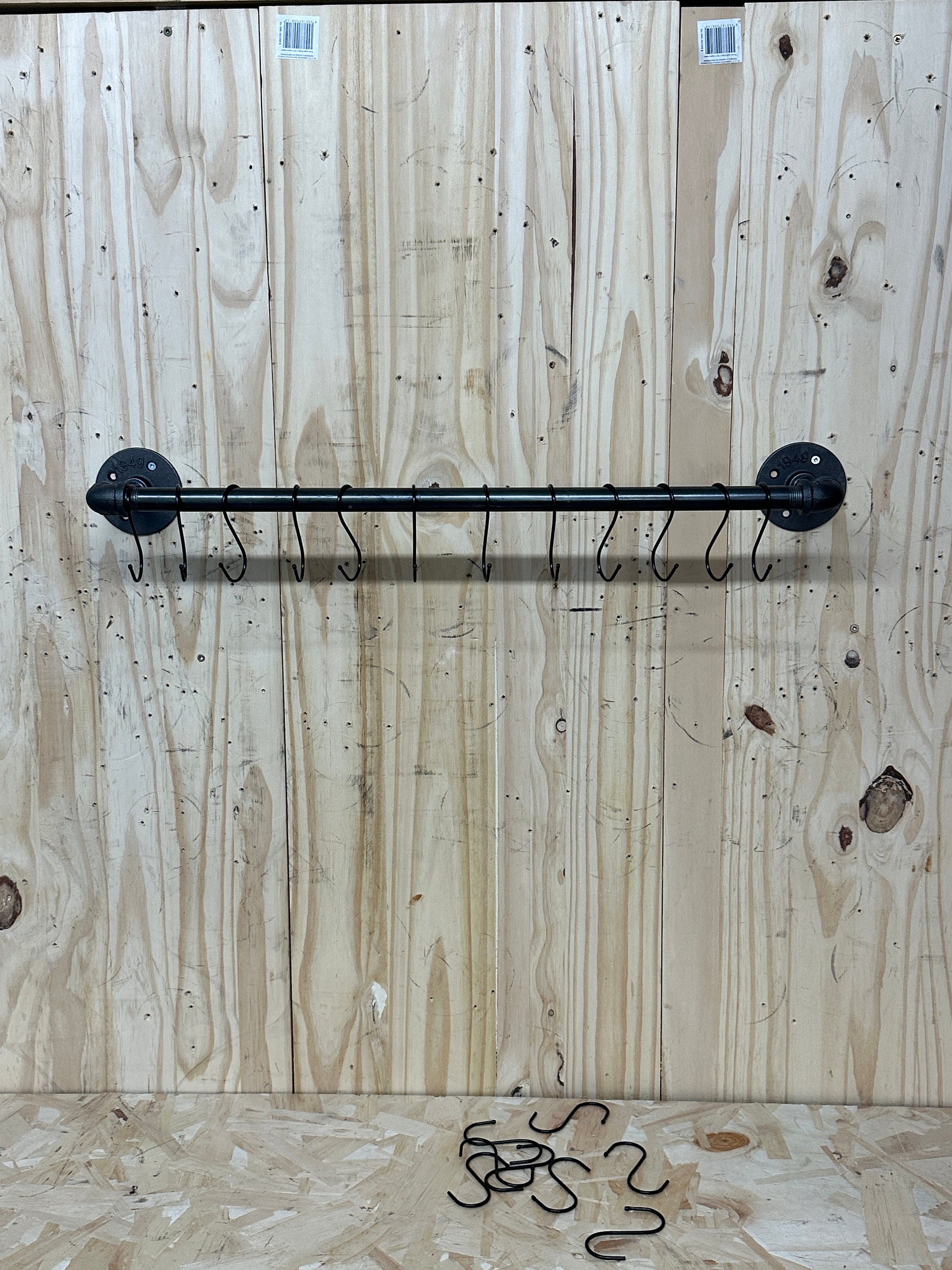 Black iron pipe hangers store