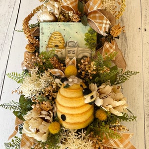 Bee Floral Wall Decor. Farmhouse Wall Flowers, Bee Decoration Decore ...