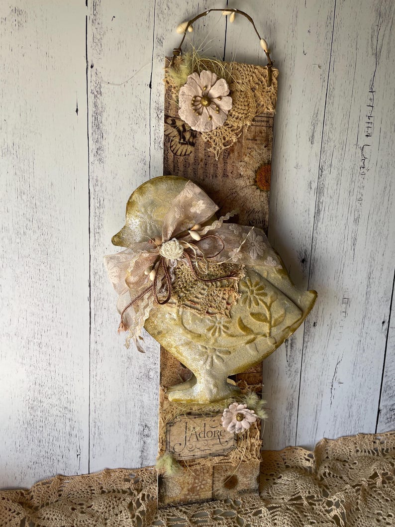 Rustic Farmhouse Chick Wall Decor, Primitive Wooden Sign With Chick ...