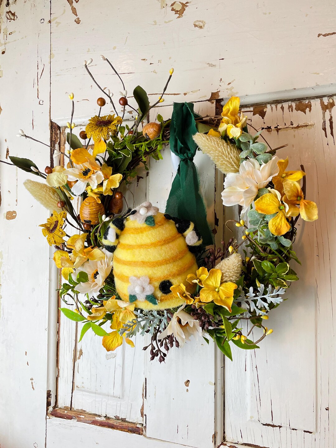 Beehive Floral Cottage Wreath, Farmhouse Bee Decor - Etsy
