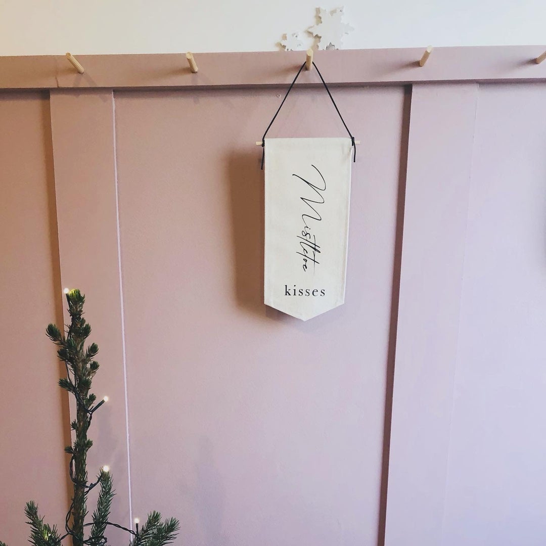 Mistletoe Kisses Flag - Etsy