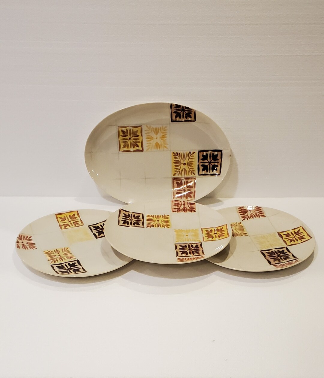Red Wing True China Granada Pattern China, 4 Pieces, Plates and ...