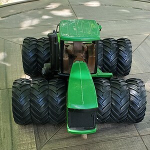 Ertl John Deere 1/16 Toy Model 9200 Articulating Triple Wheel Tandem ...