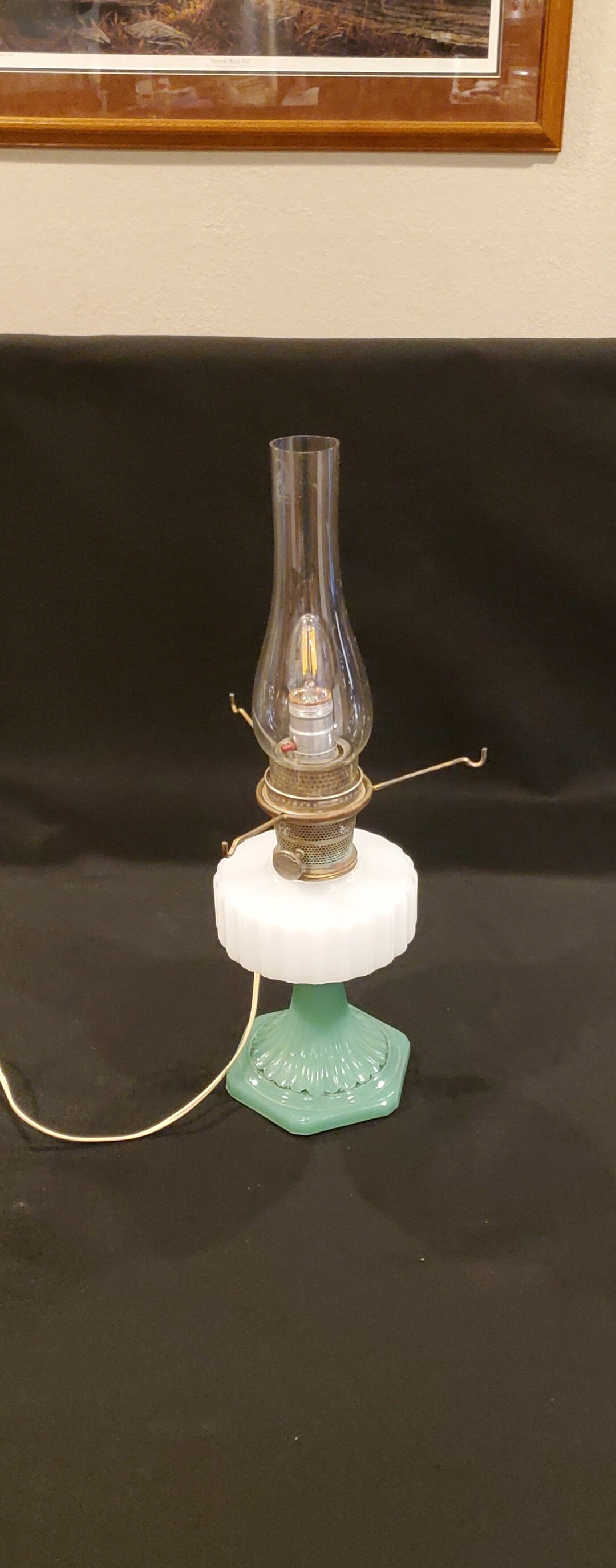 Vintage Aladdin Lamp, Electrified, Model B, Corinthian White Moonstone ...