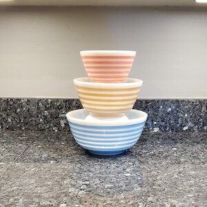 Pyrex Rainbow Striped Set of 3 Mixing Bowls, Mixing Bowls, Pyrex ...