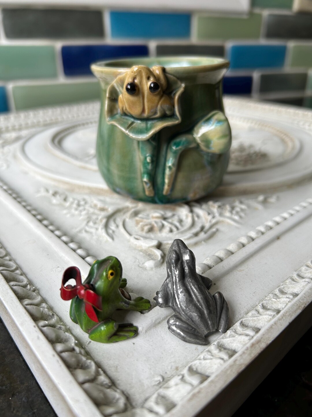 Vintage Lot Ceramic Frog Planter Asian Pottery W/ 2 Metal Frogs Sweet ...