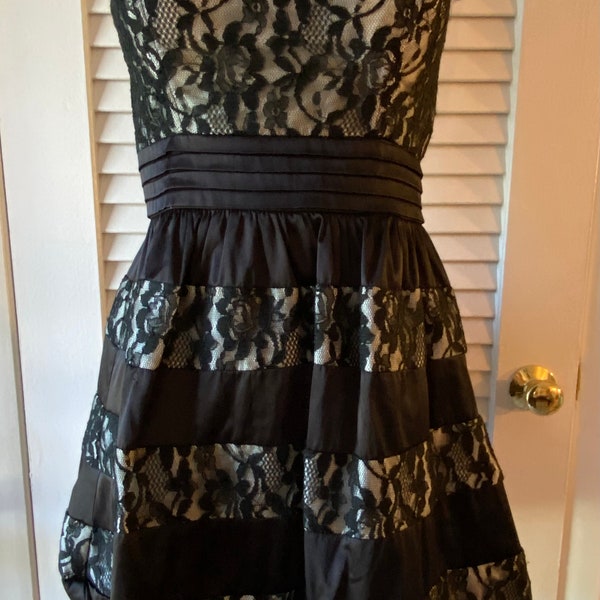 Vintage City Triangles Dress