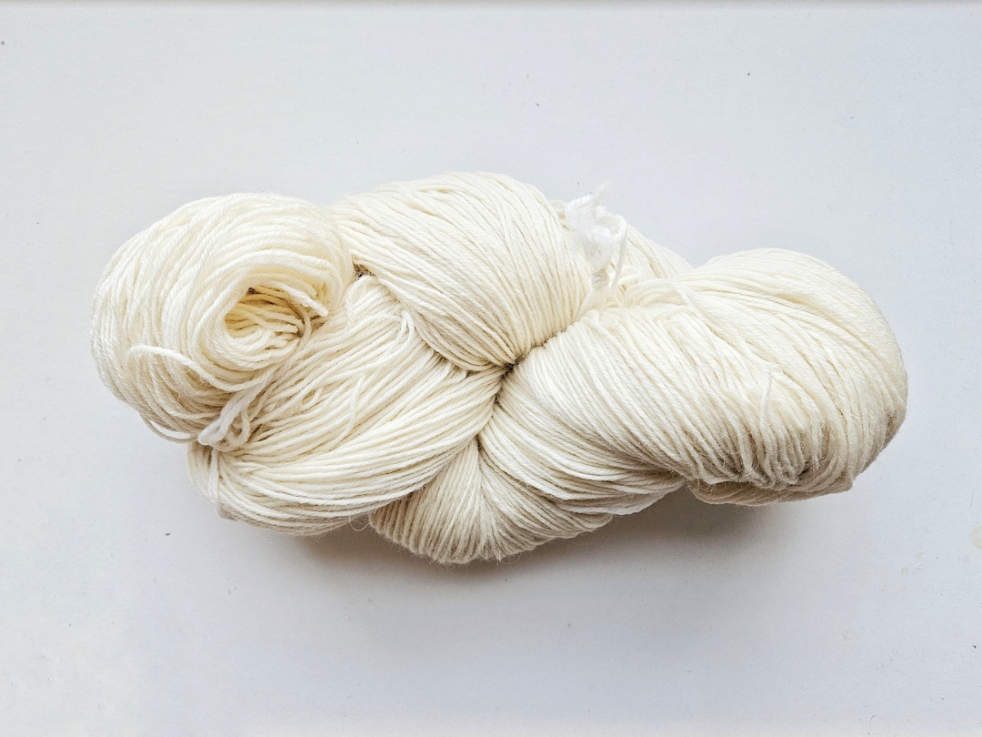 Pure Australian Wool Yarn for Natural Hand Dyeing, 4ply/12 Fingering ...