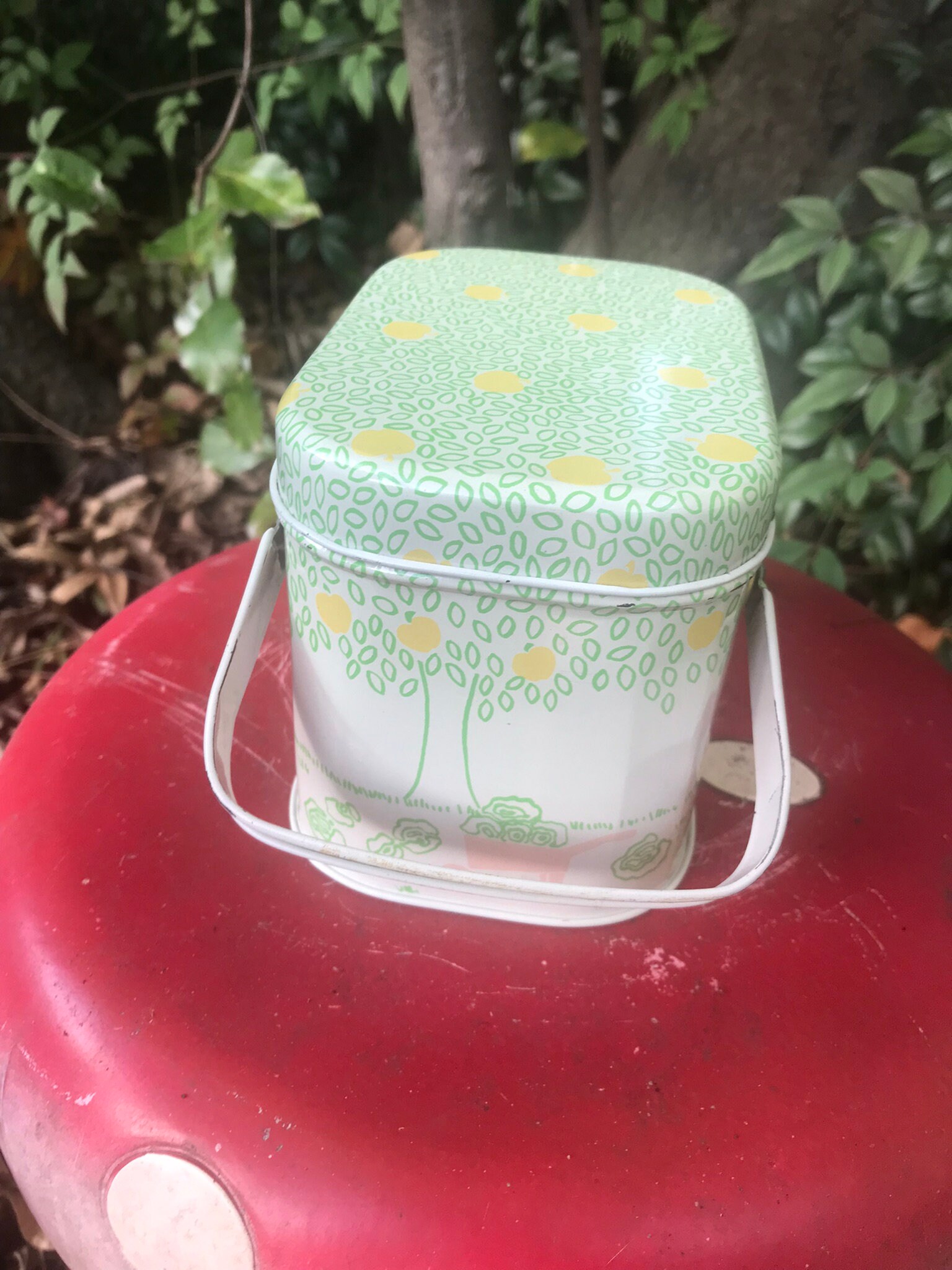 Vintage 1987 Box From the Tin Box Company of America - Etsy