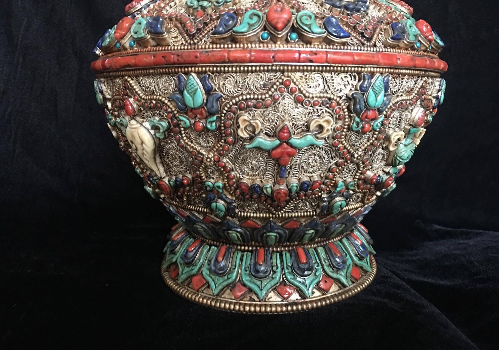 Masterpiece Pure Silver Gulpa Offering/storage Jar Crafted With Gem ...