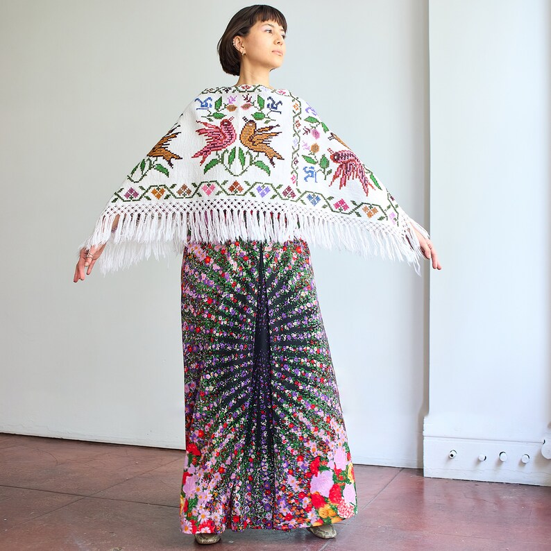 60s/70s Hand Knit Loomed Wool Cropped Turtledove Poncho - Etsy